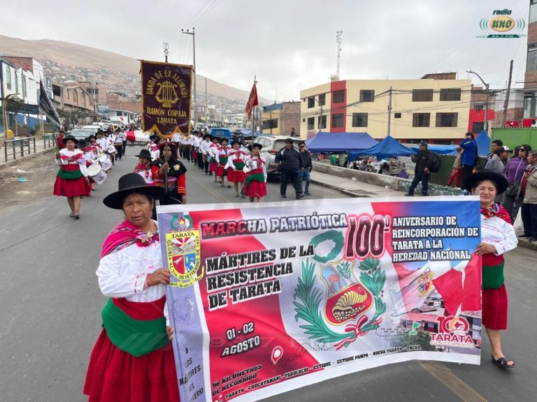 Marcha patriótica por el centenario de la reincorporación de Tarata al Perú